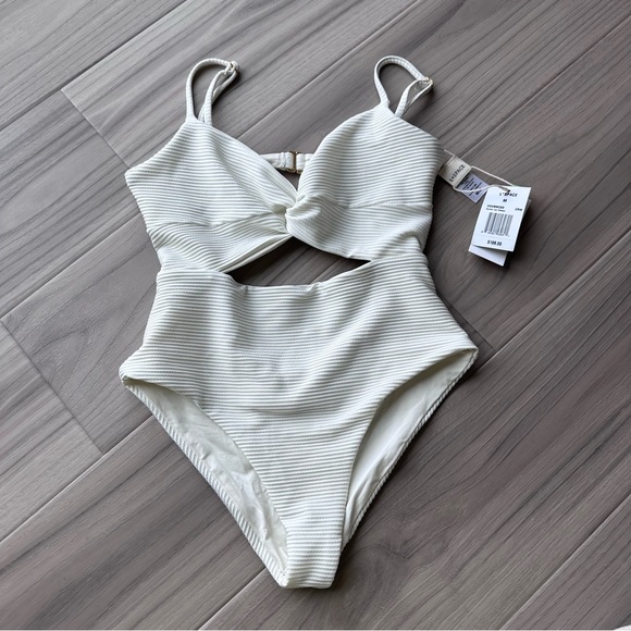 l*space | Swim | Lspace Kyslee One Piece Classic Swimsuit | Poshmark
